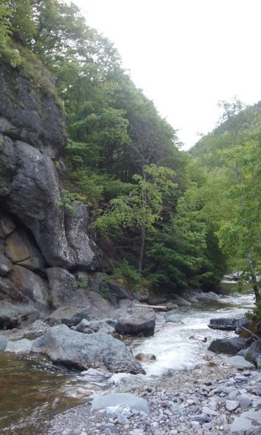 REZERVATIILE CHEILE TISITEI, CASCADA PUTNA SI FOCUL VIU DE LA ANDREIASU ...