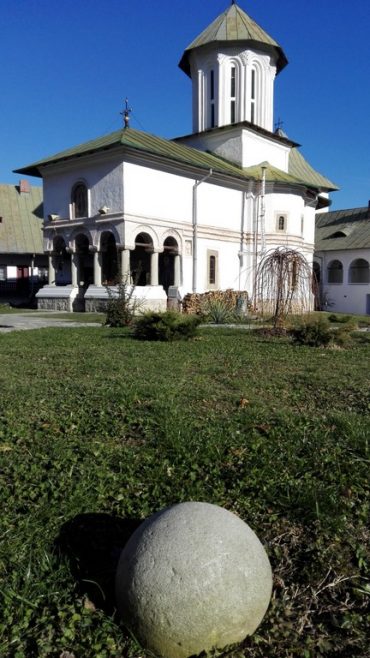 SURPATELE, GOVORA SI BISTRITA. ALTE TREI SFINTE PASTRATOARE ALE ...